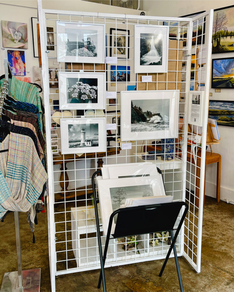 Discover the Art of the Pacific Northwest: Visit the Riverside Gallery